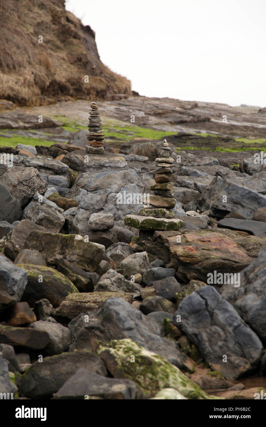 Two pebble statues hi-res stock photography and images - Alamy