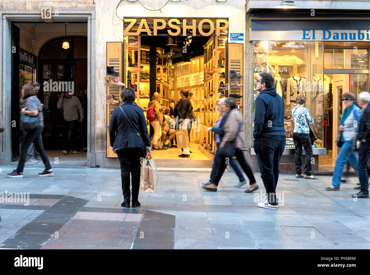 Adult Shoppers High Resolution Stock Photography and Images - Alamy