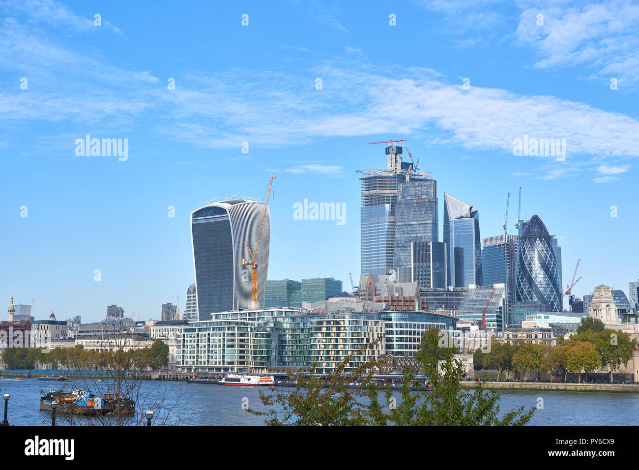 London finance centre hi-res stock photography and images - Alamy