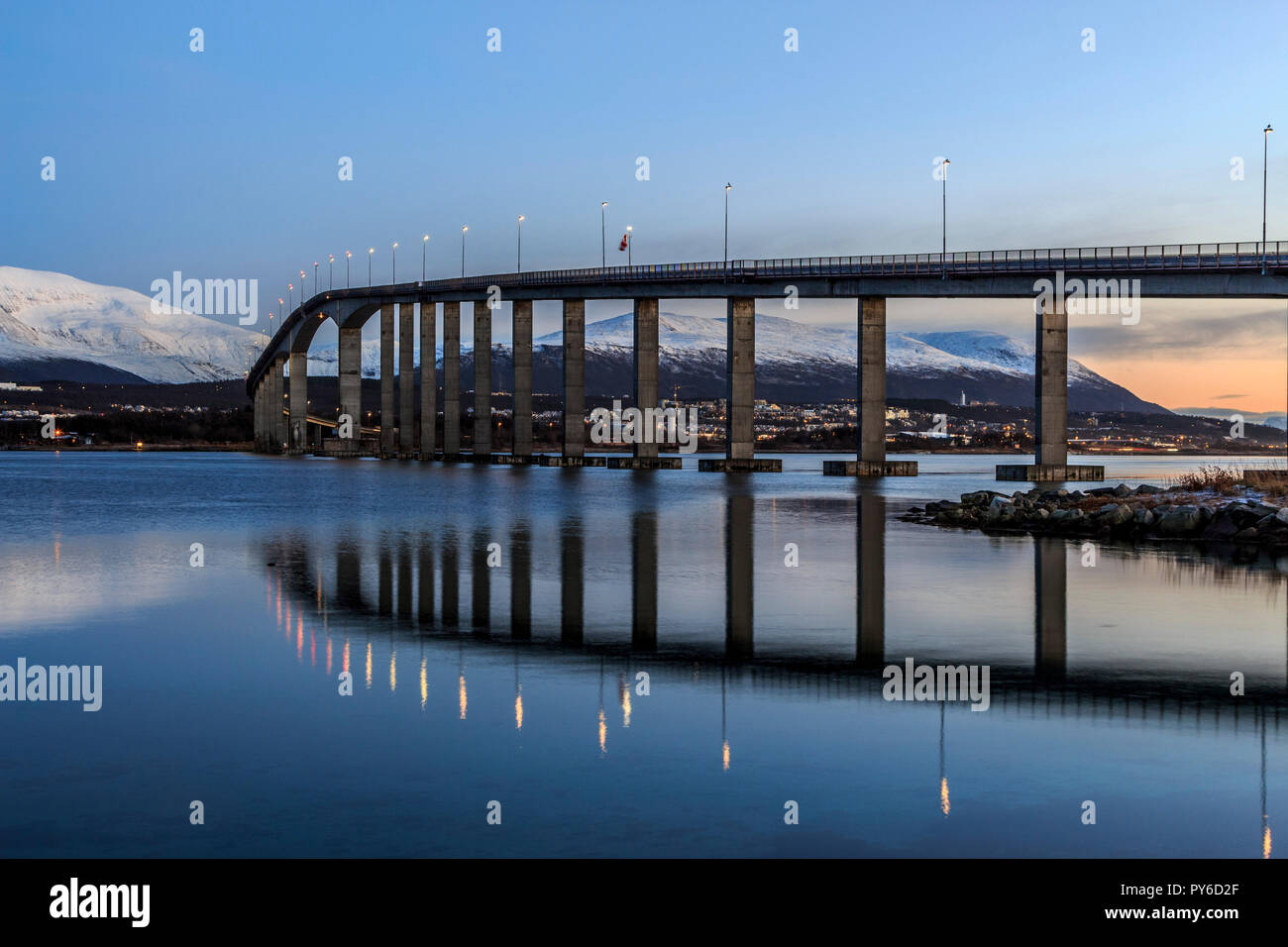 Sandnessund Bridge crosses the Sandnessundet strait between the islands ...