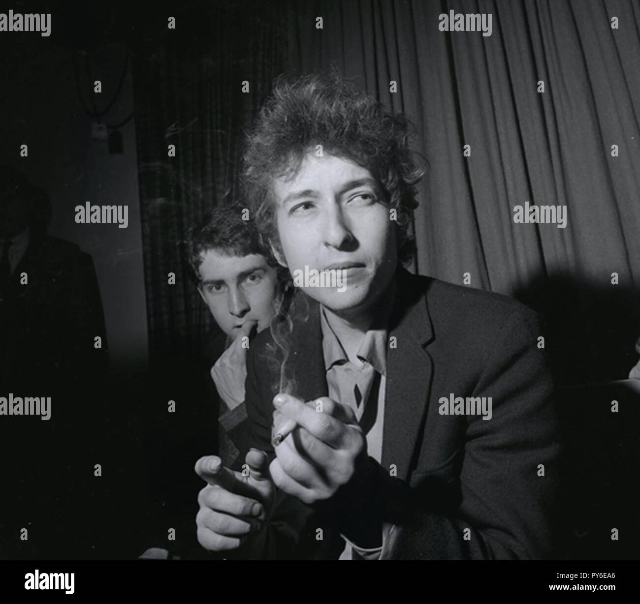 Bob dylan 1965 hi-res stock photography and images - Alamy