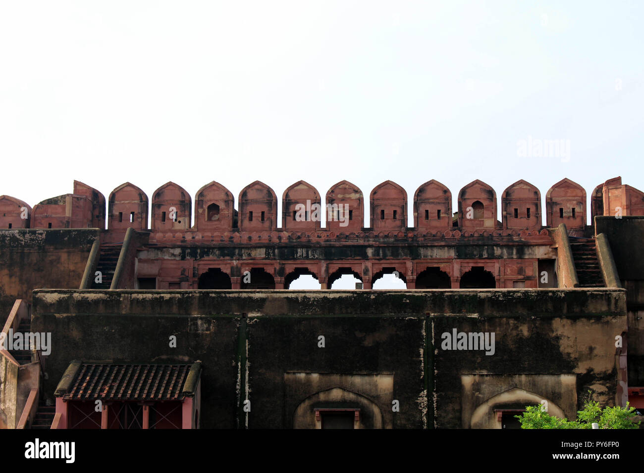 The magnificent detail of architecture inside the complex of Agra Fort ...
