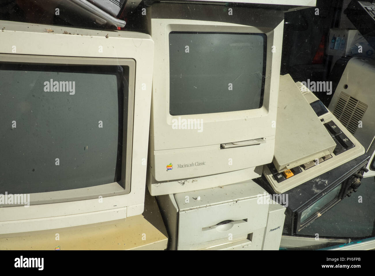 Retro computers hi-res stock photography and images - Alamy