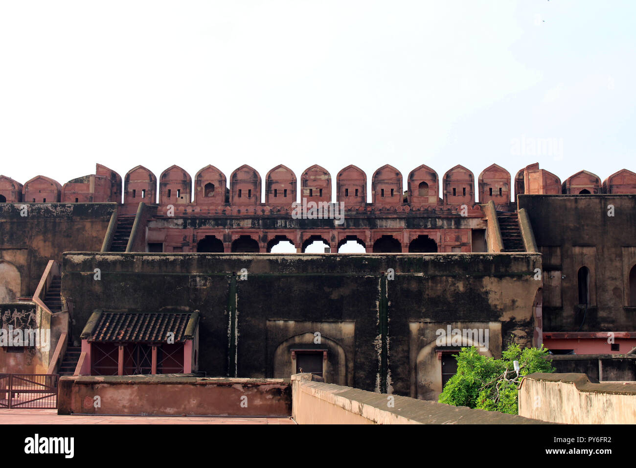 The magnificent detail of architecture inside the complex of Agra Fort ...