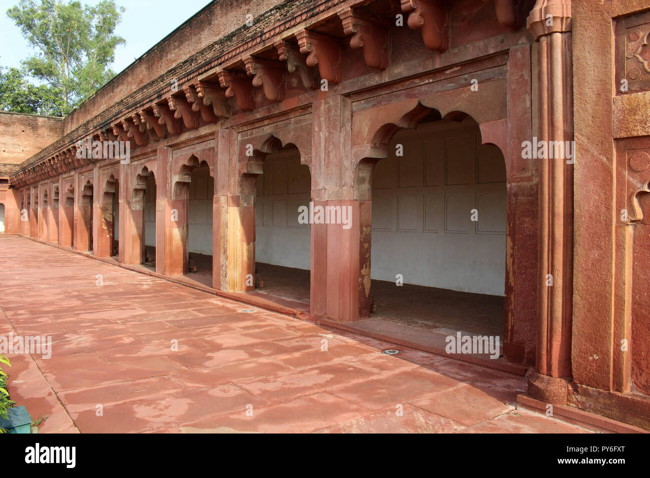 The magnificent detail of architecture inside the complex of Agra Fort ...