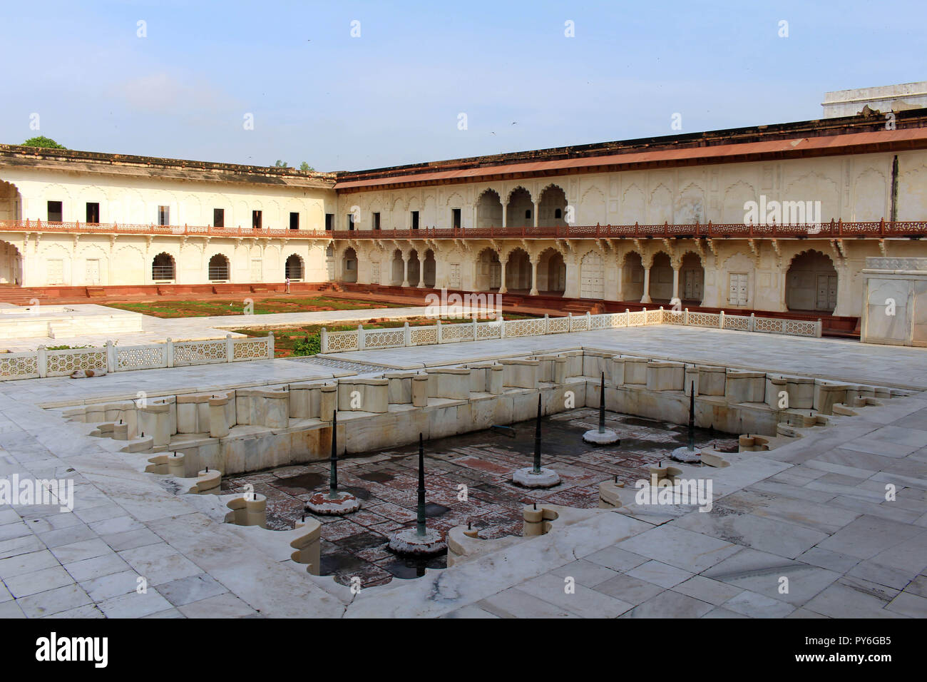 the architecture of courtyards and gardens inside the complex of Agra ...