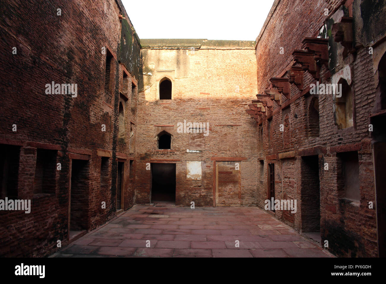 the architecture of courtyards and gardens inside the complex of Agra ...