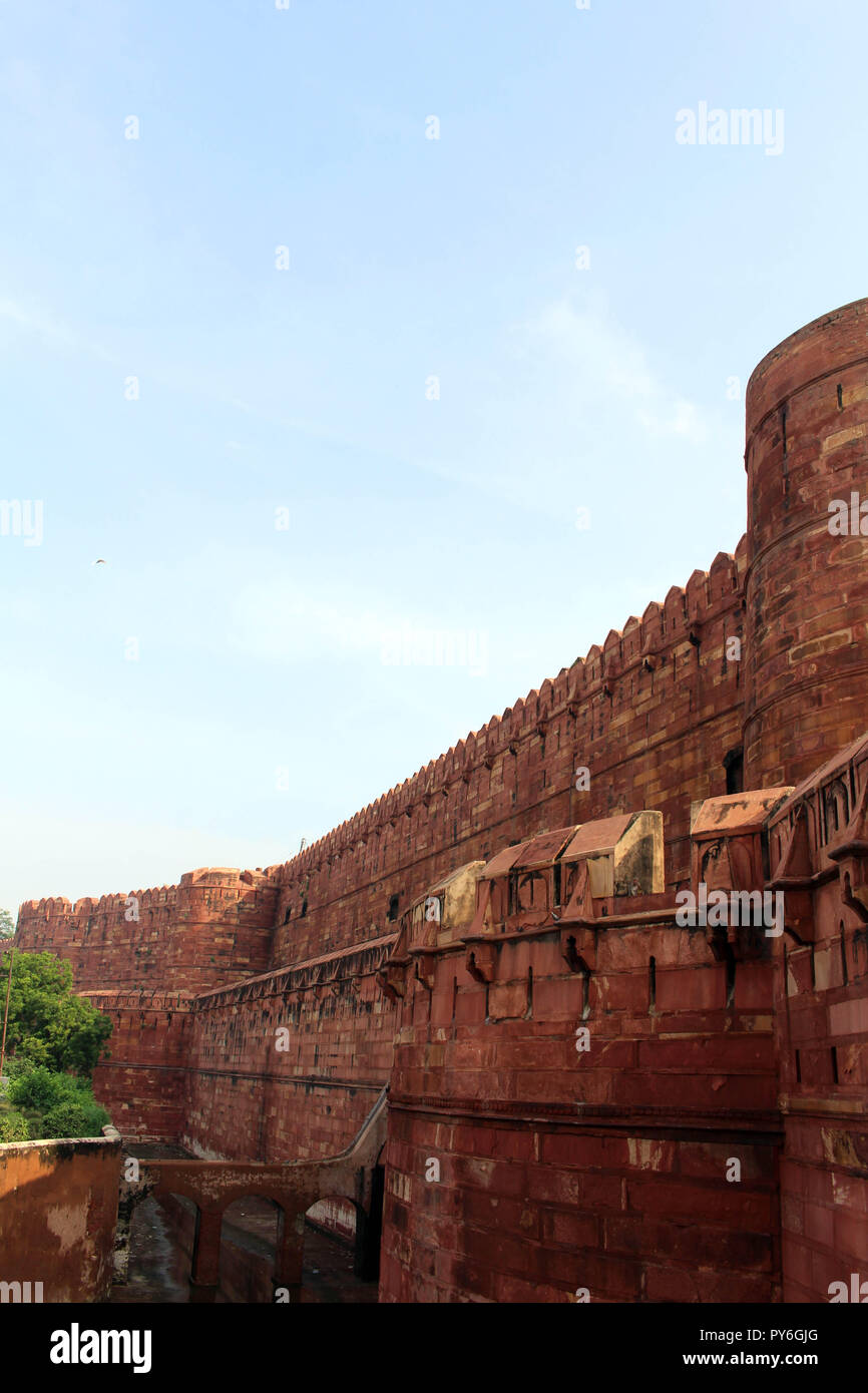 The magnificent detail of architecture inside the complex of Agra Fort ...