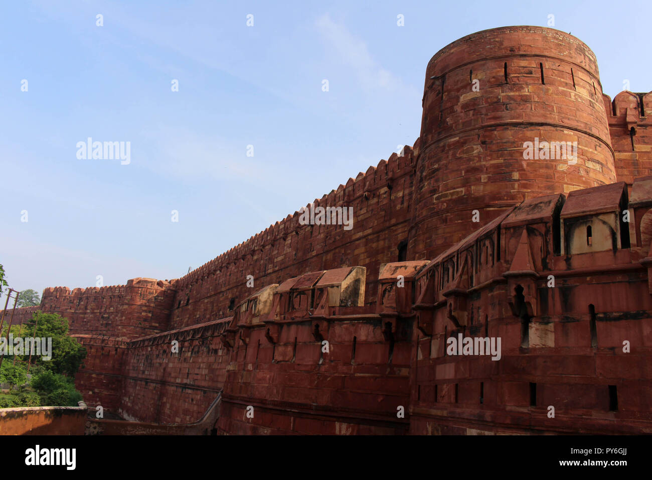 The magnificent detail of architecture inside the complex of Agra Fort ...