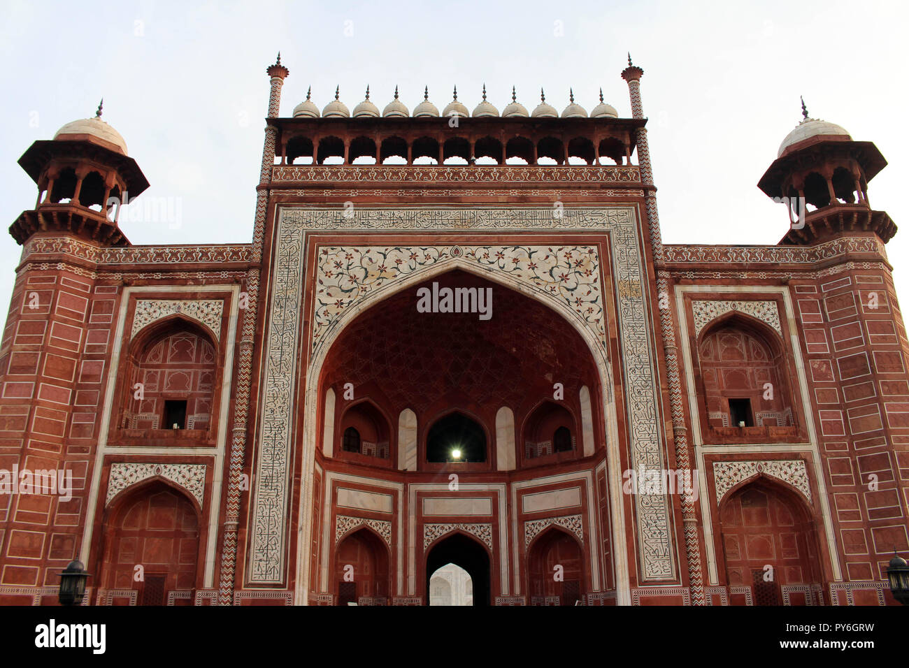 Mughal entrance gate carving hi-res stock photography and images - Alamy