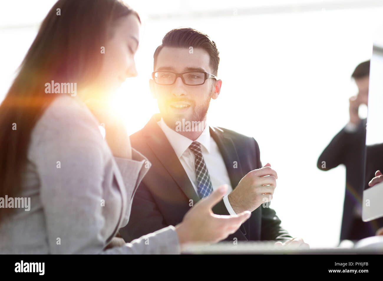 Man explaining to interviewer hi-res stock photography and images - Alamy