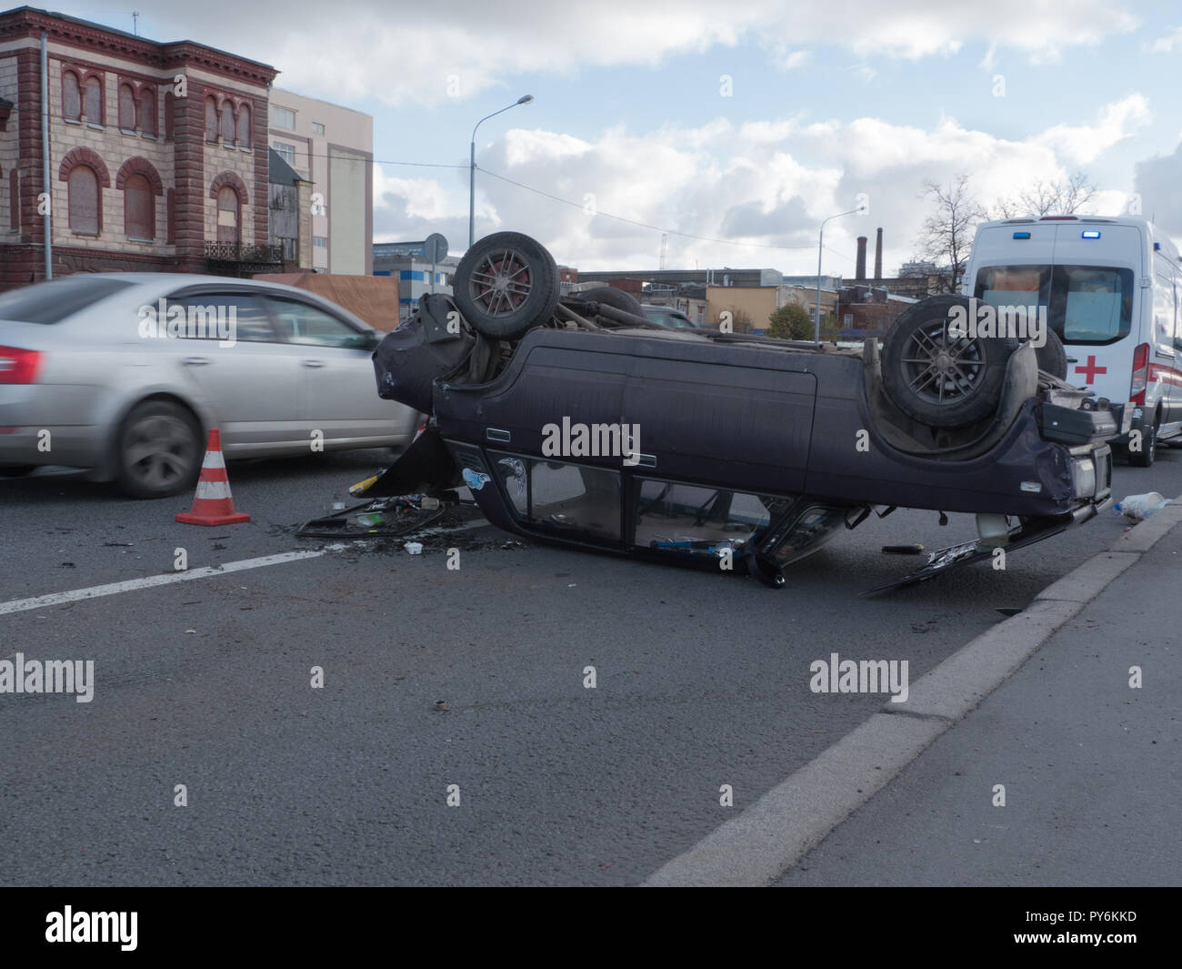Car upside down accident hi-res stock photography and images - Alamy
