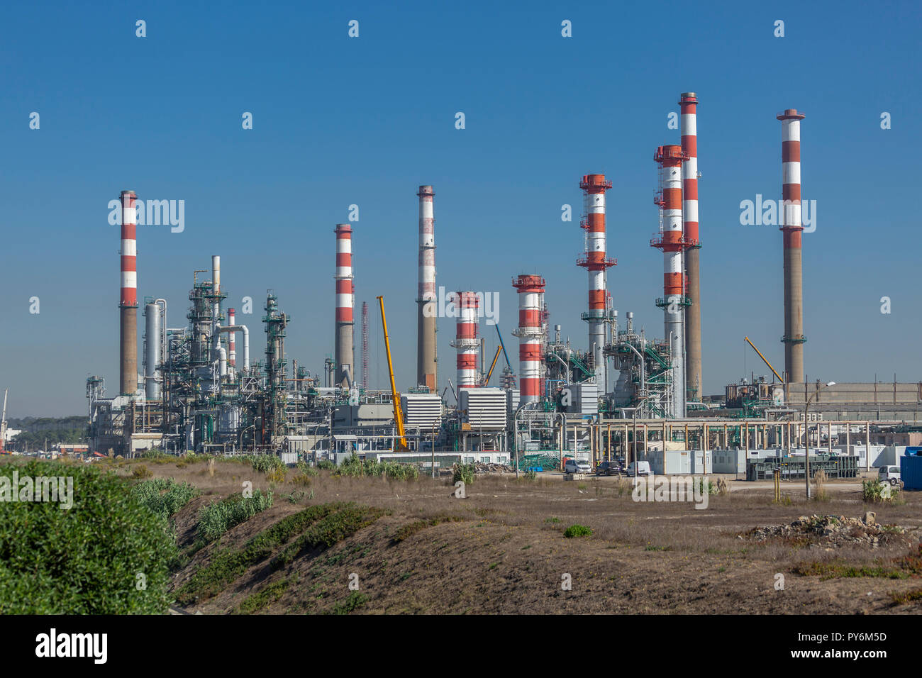 Industry theme, full view, industrial complex of oil refinery, with ...