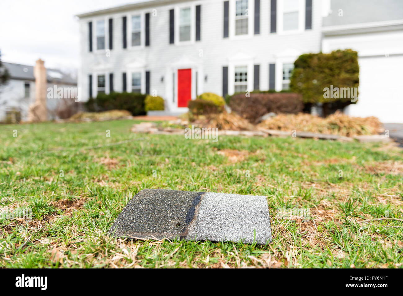 Asphalt shingle tile hi-res stock photography and images - Alamy