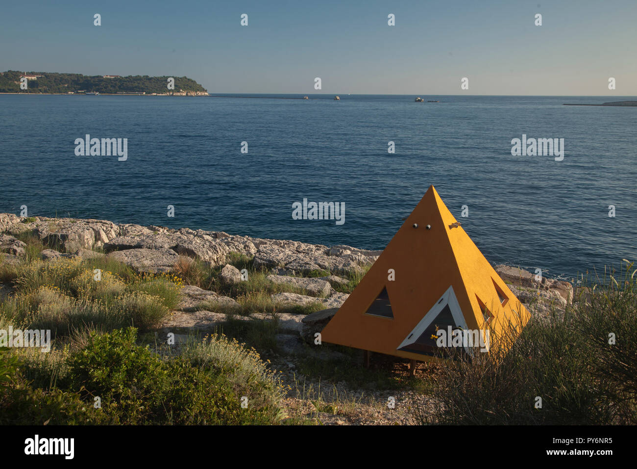 Healing triangle hi-res stock photography and images - Alamy