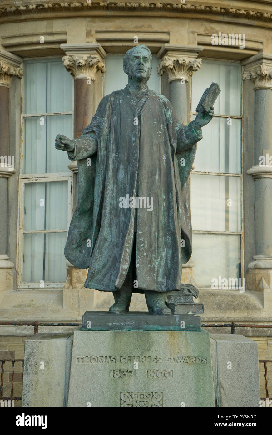 Statue of Thomas Edwards at the Old College of Aberystwyth University ...