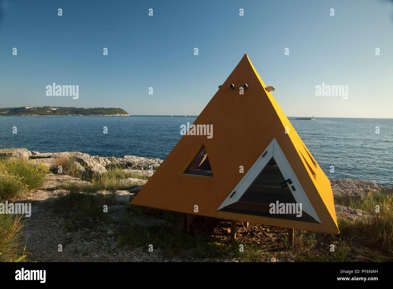 Healing triangle hi-res stock photography and images - Alamy