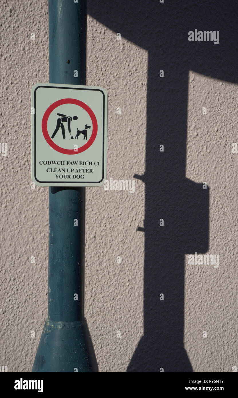 Bilingual Welsh and English sign for dog owners in Aberystwyth ...