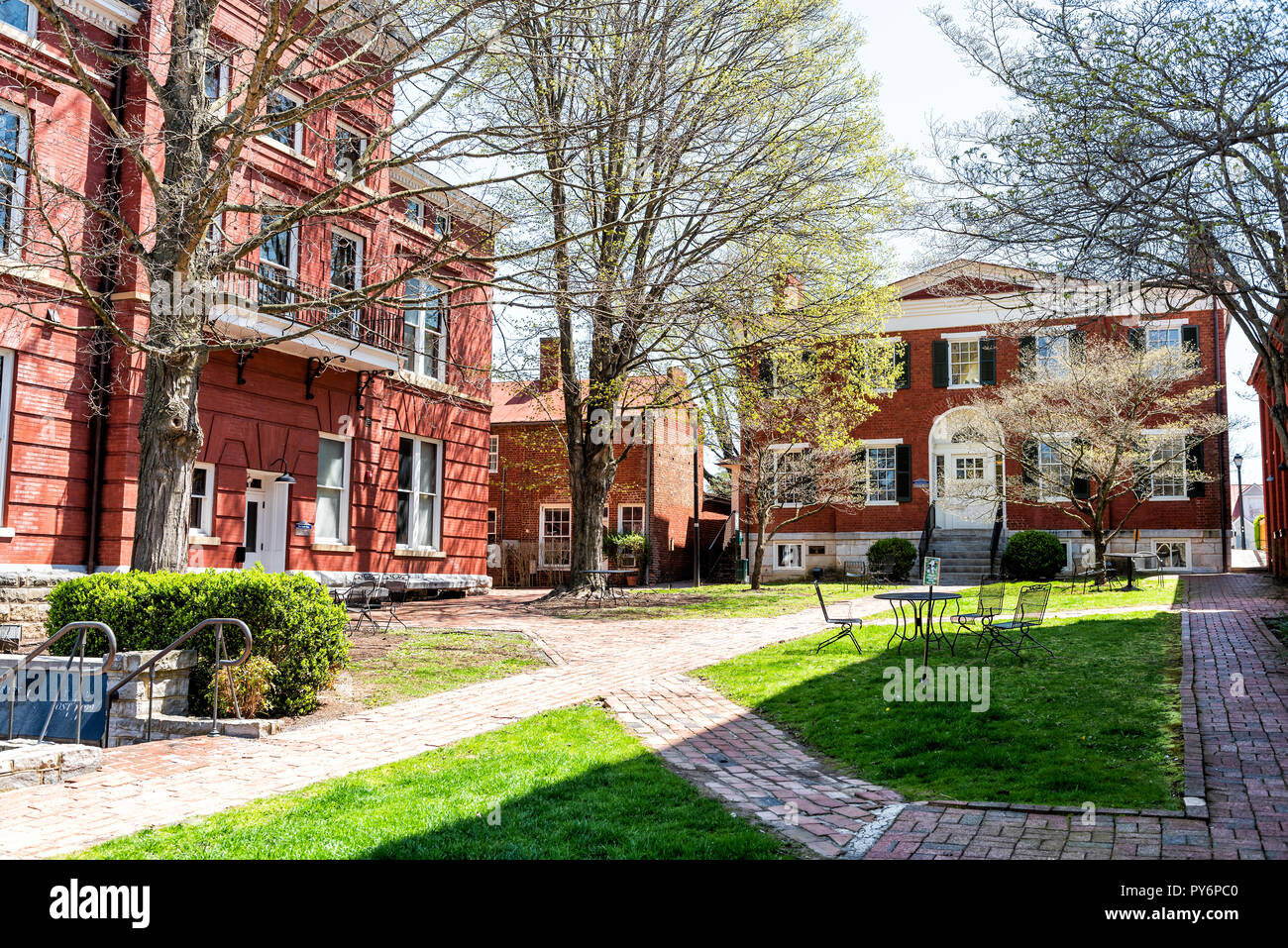 Lexington, USA - April 18, 2018: Historic downtown town city in ...