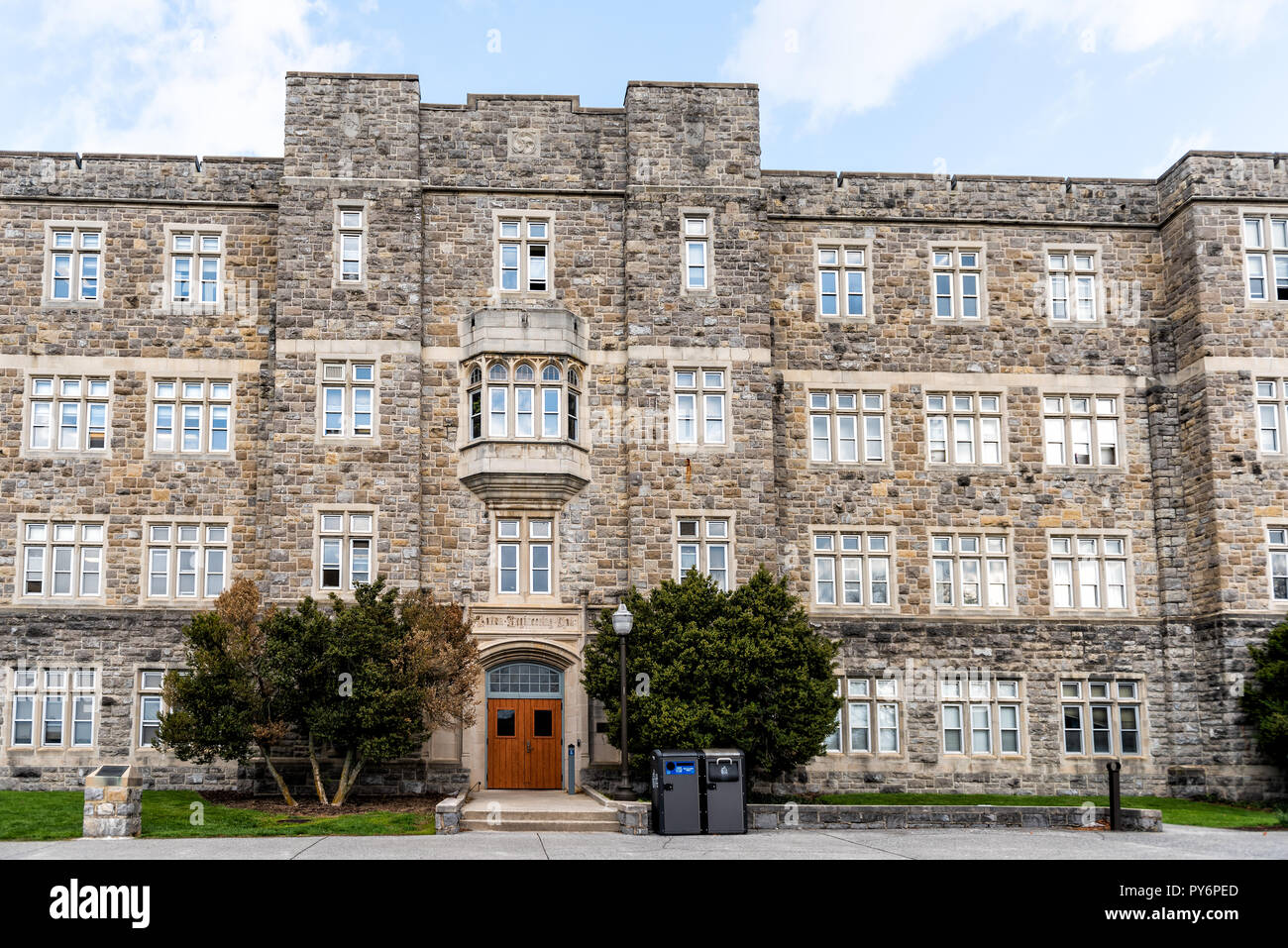 Exterior state institute hi-res stock photography and images - Alamy