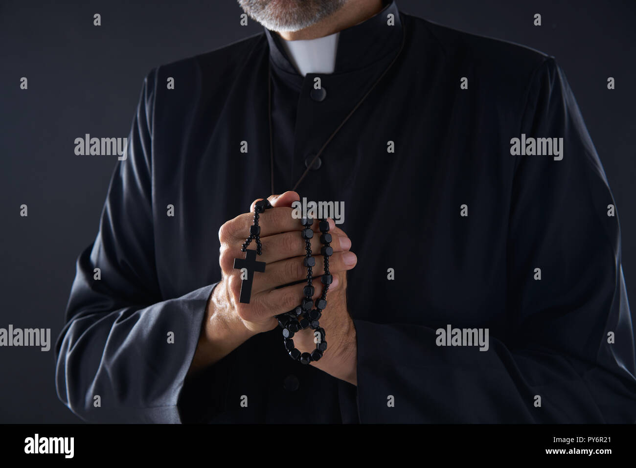 Vicar of holy cross hi-res stock photography and images - Alamy