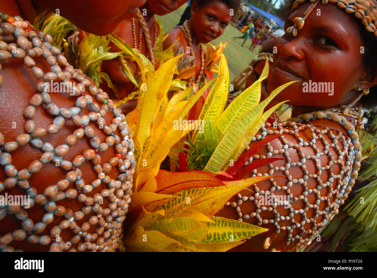 Traditional dress papua new guinea madang hi-res stock photography and ...