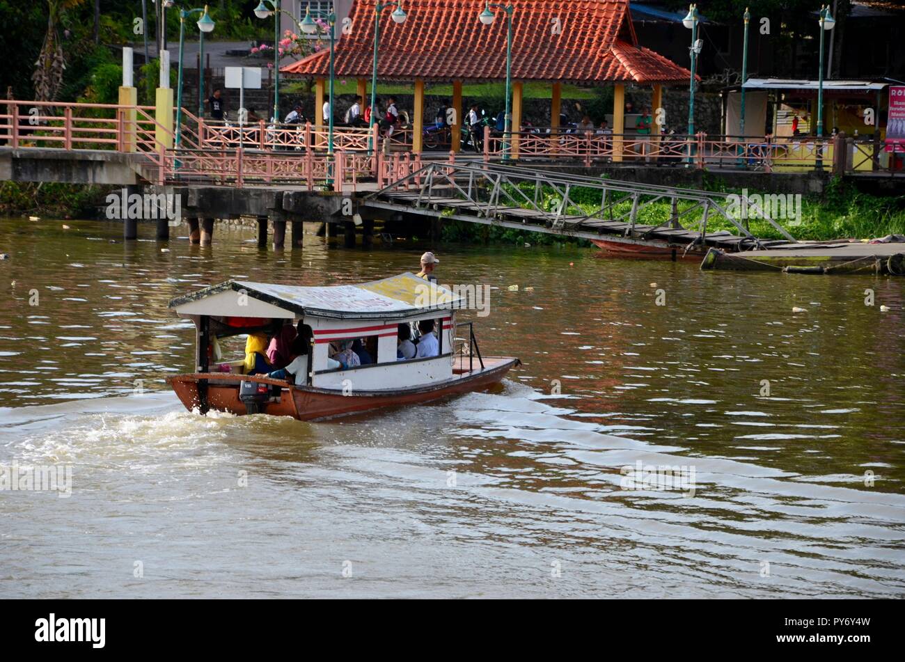 Sampan Boat High Resolution Stock Photography and Images - Alamy