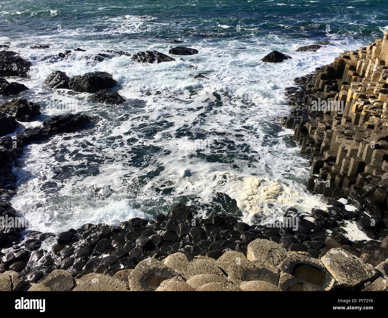 Giants causeway hexagon stones hi-res stock photography and images - Alamy