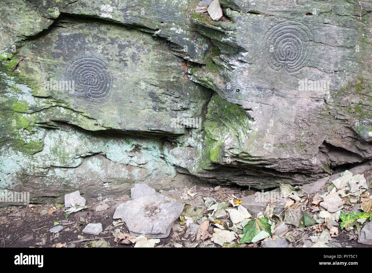 Bronze Age Labyrinth Rock Carvings at Rocky Valley, Between Boscastle ...