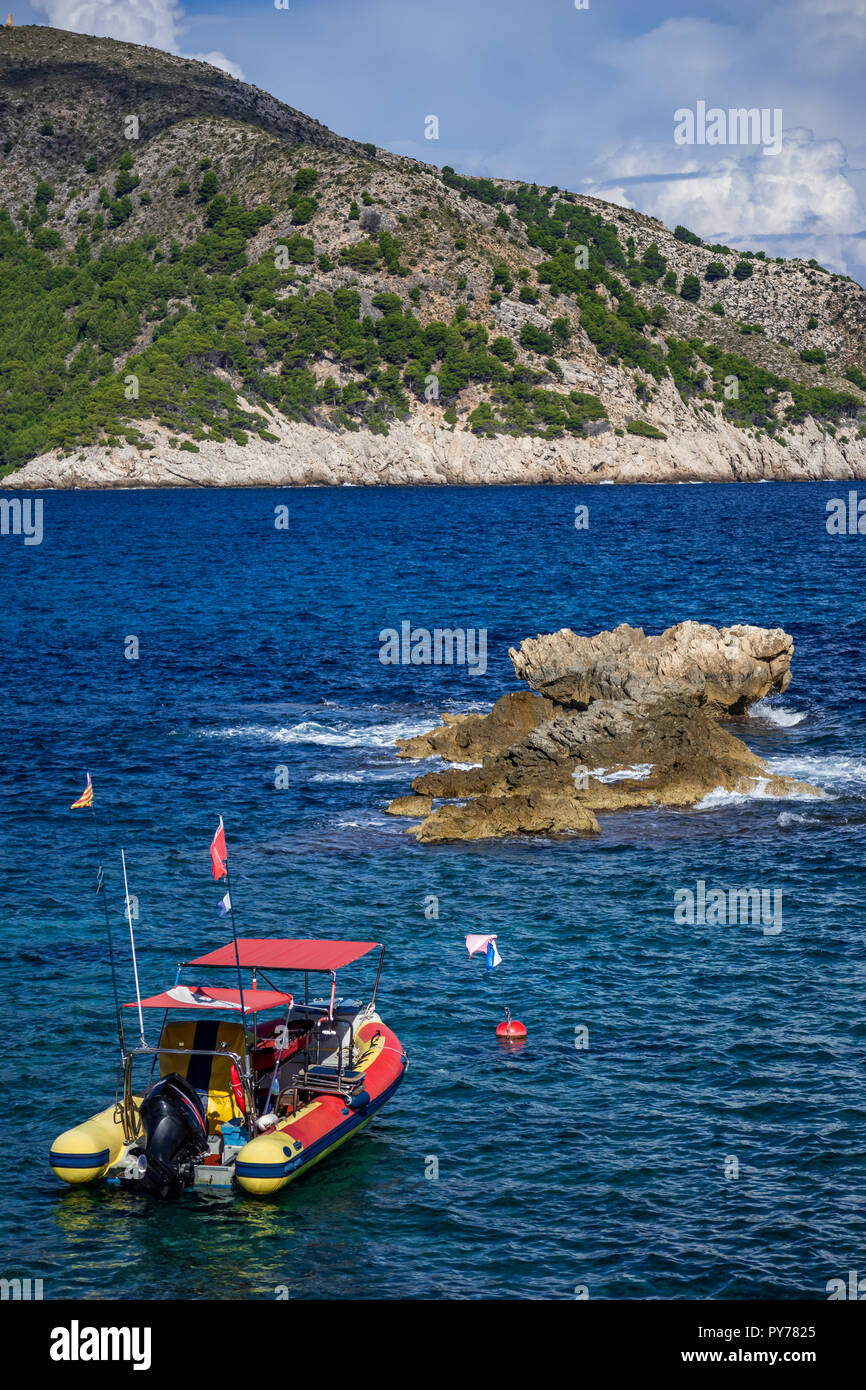 Rigid hulled inflatable boat hi-res stock photography and images - Alamy