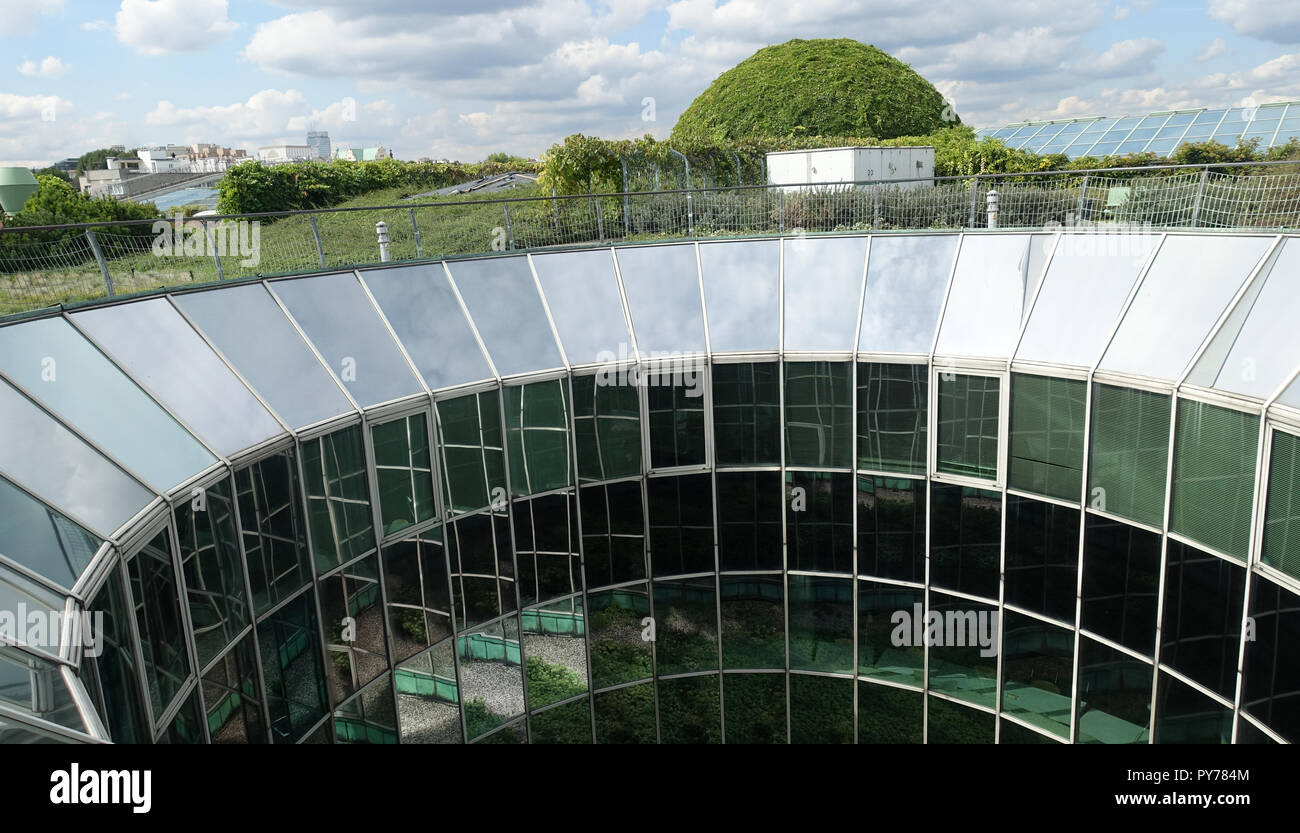 Roof garden university library hi-res stock photography and images - Alamy