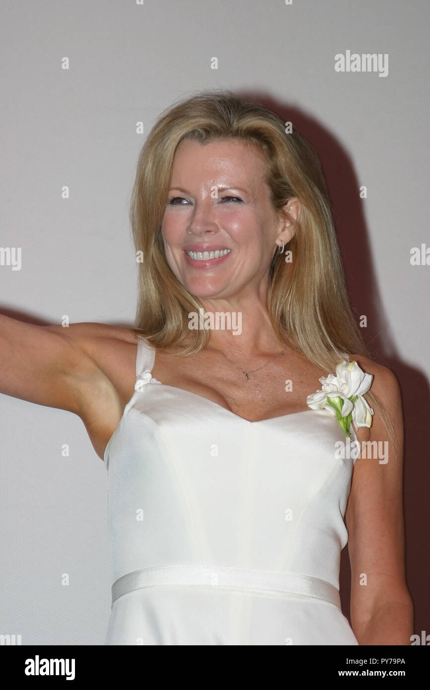 Kim Basinger 06/13/04 "The Door in the floor" Premiere @ Lobero theatre ...