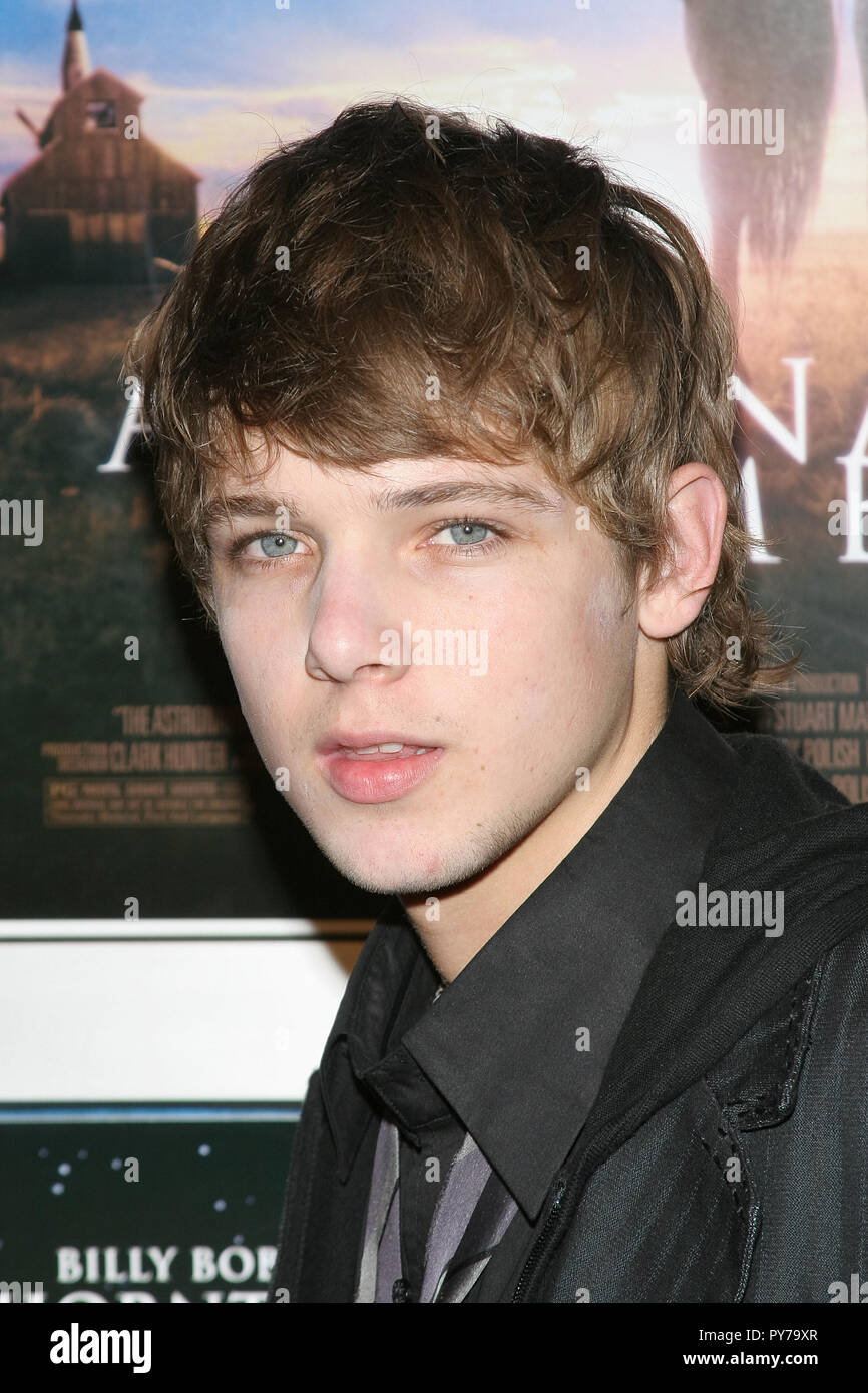 Max Thieriot 02/20/07 THE ASTRONAUT FARMER @ ArcLight Cinerama Dome ...
