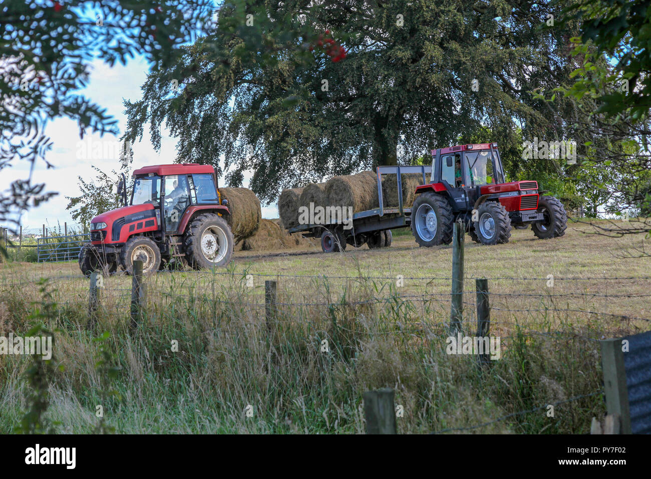 Haymaking uk hi-res stock photography and images - Alamy
