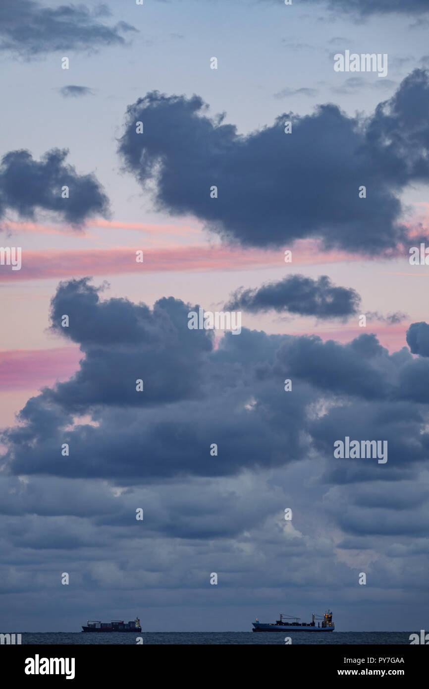 Side profile of cargo ship hi-res stock photography and images - Alamy