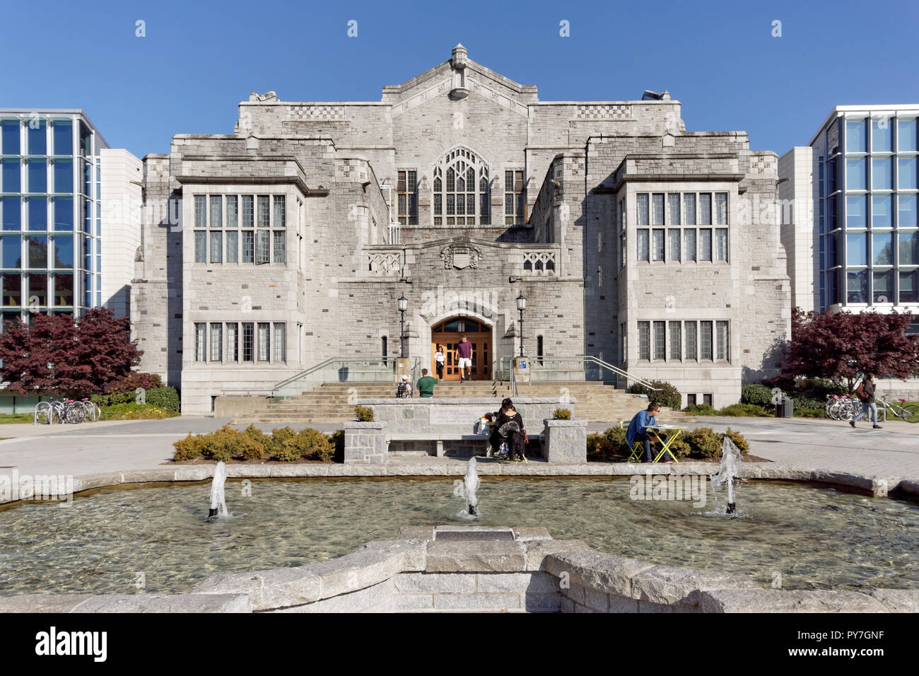 Students in front of the 1925 UBC Main Library and the Irving K. Barber ...