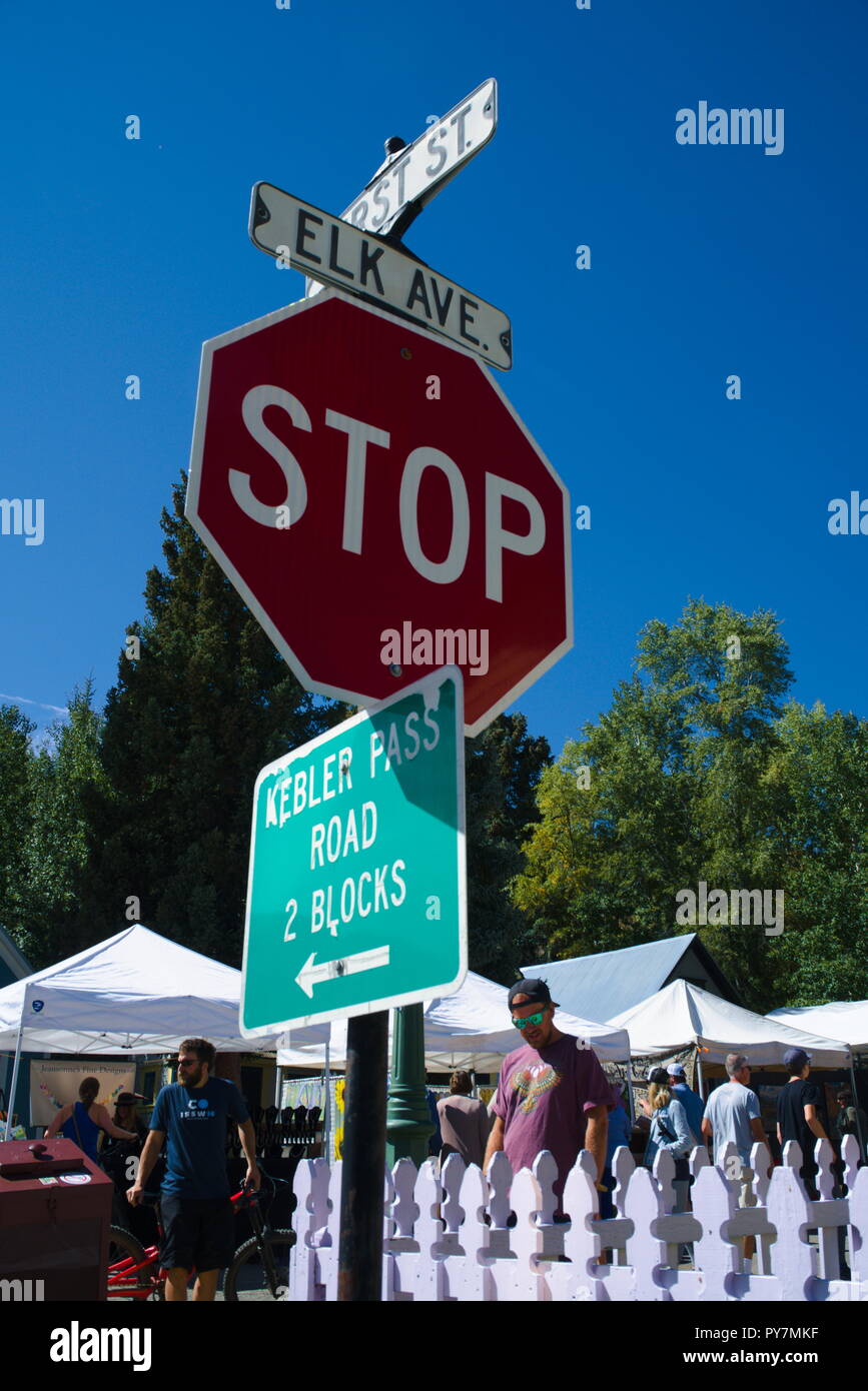 Stop sign with trees hi-res stock photography and images - Alamy