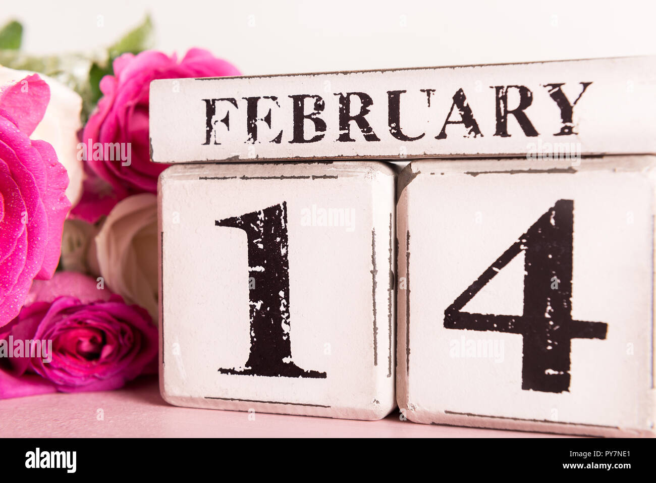 Calendar leaf february 14 date hi-res stock photography and images - Alamy