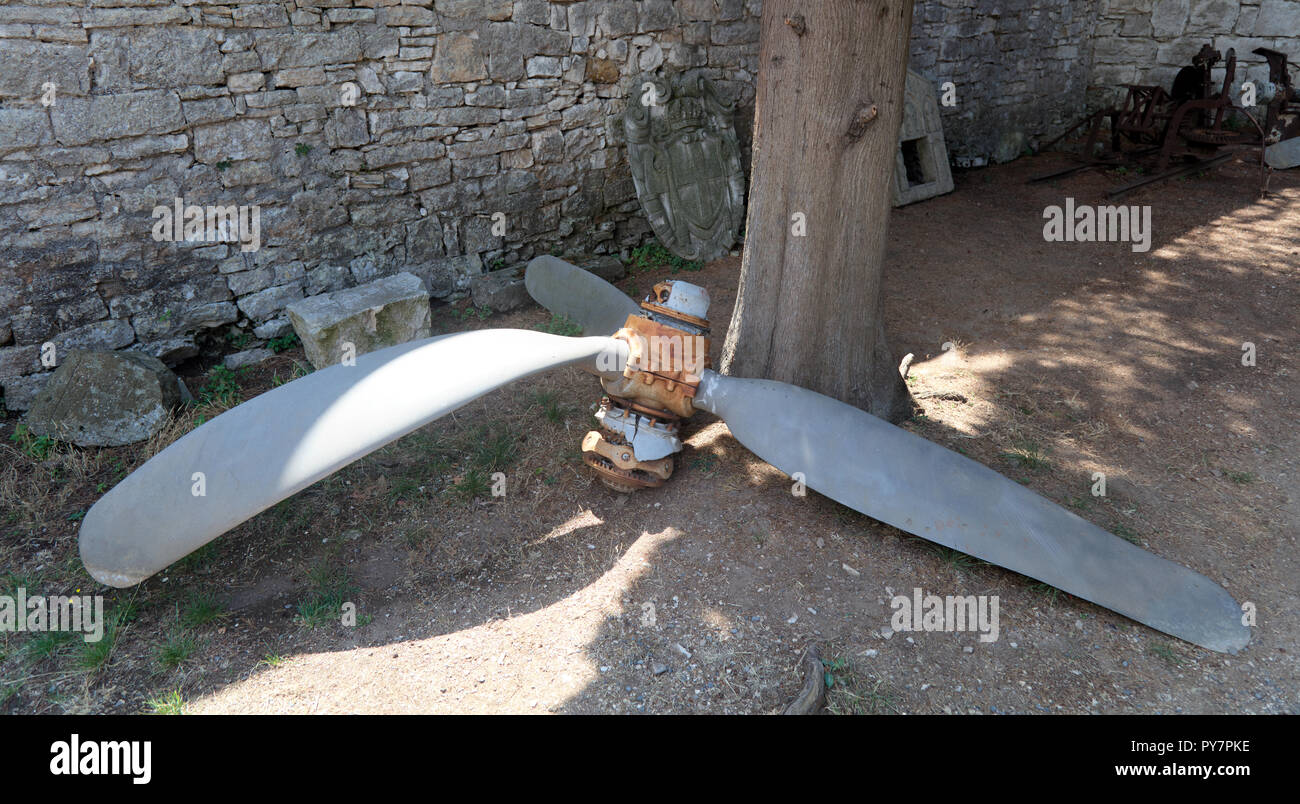 Propeller blades hi-res stock photography and images - Alamy