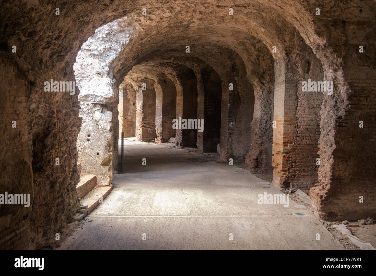 (elliptical or ellipse ) stadium hi-res stock photography and images ...