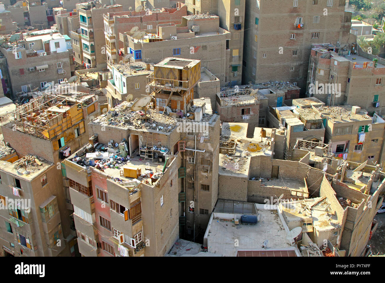 Cairo garbage city egypt hi-res stock photography and images - Alamy