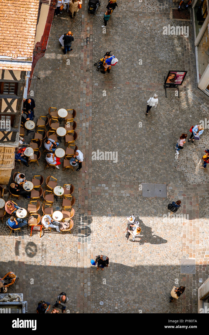 Crowd of people above view hi-res stock photography and images - Alamy