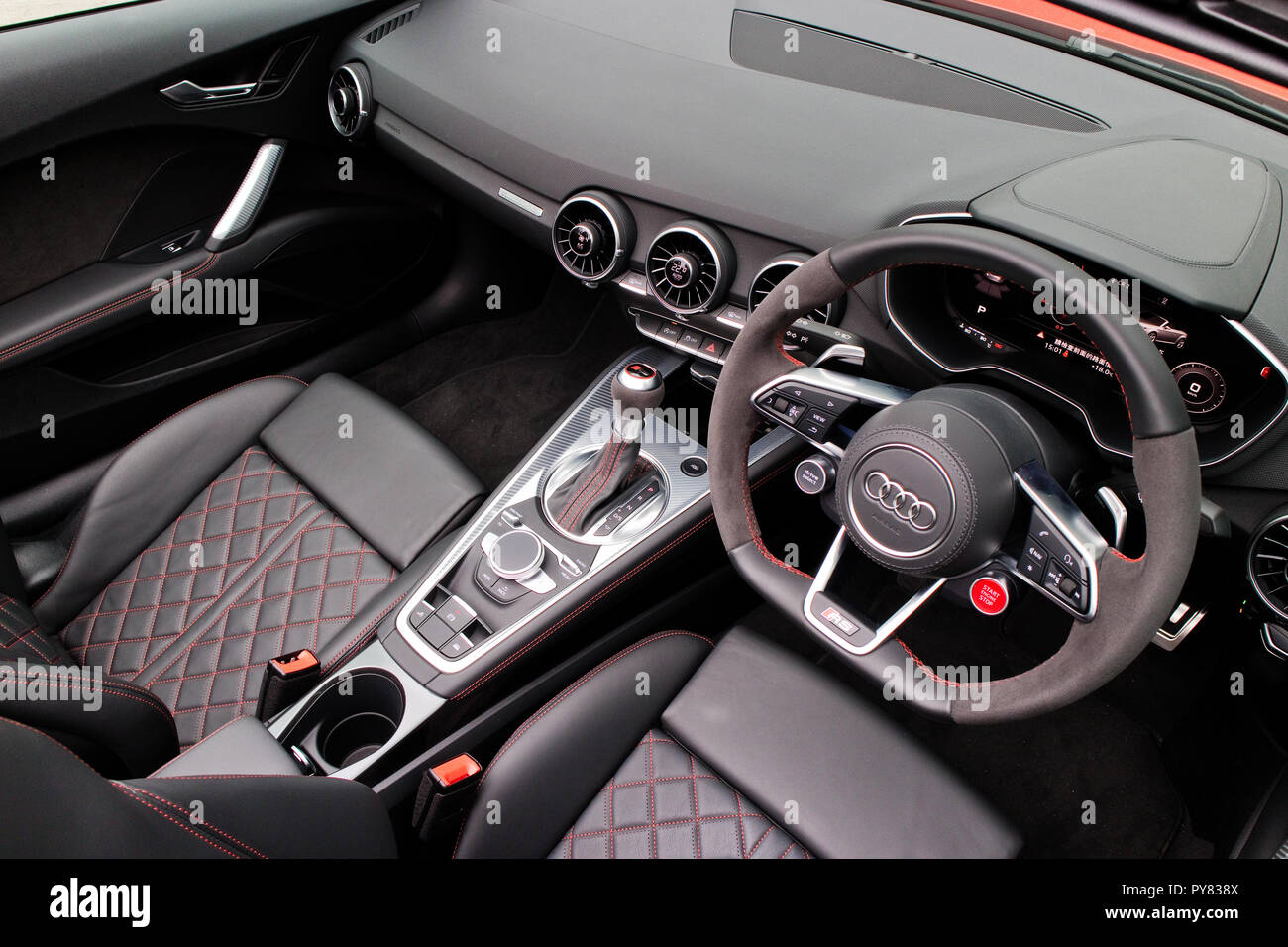 Audi tt convertible interior hi-res stock photography and images - Alamy