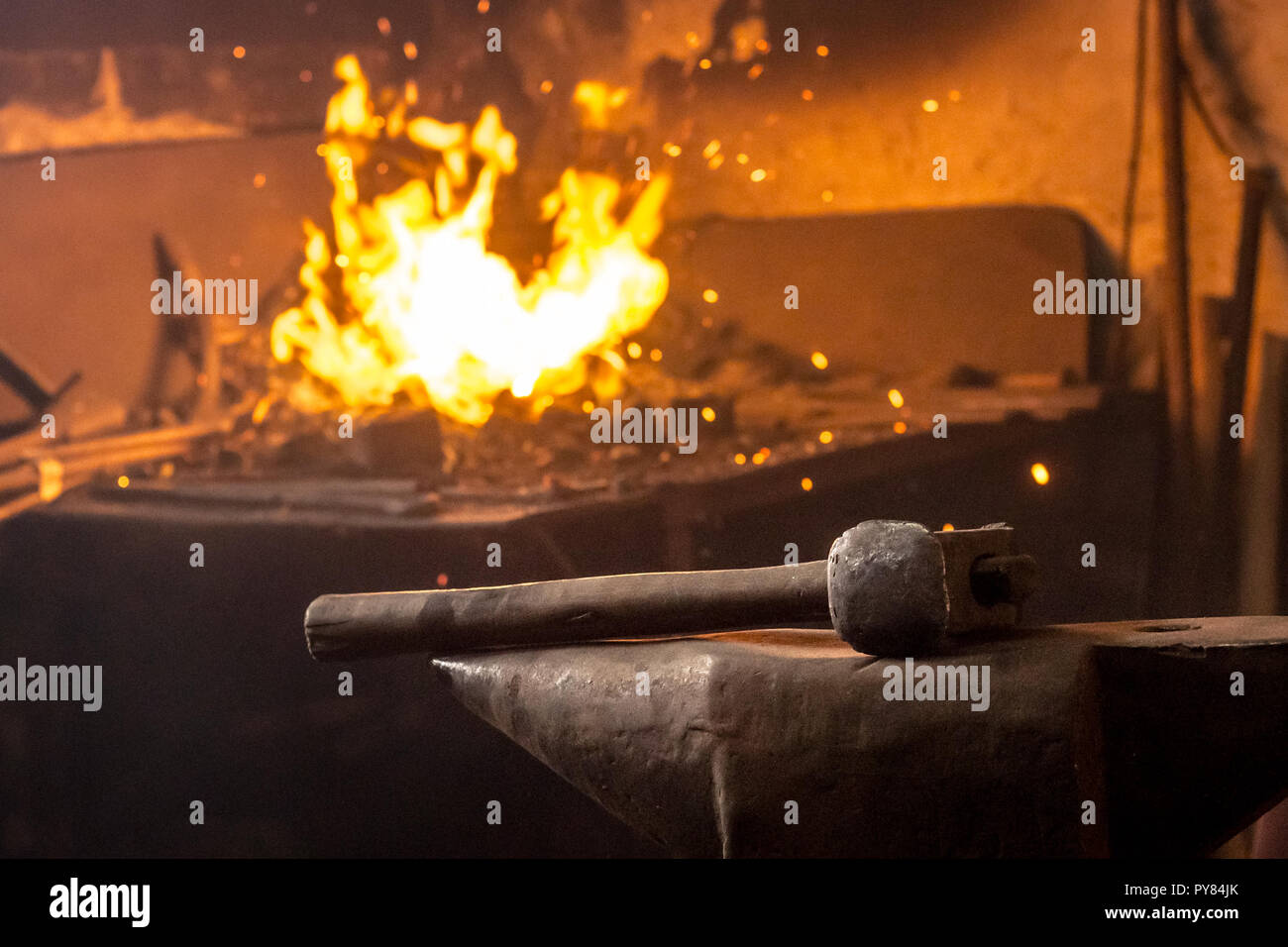 Anvil hammer spark fire hi-res stock photography and images - Alamy