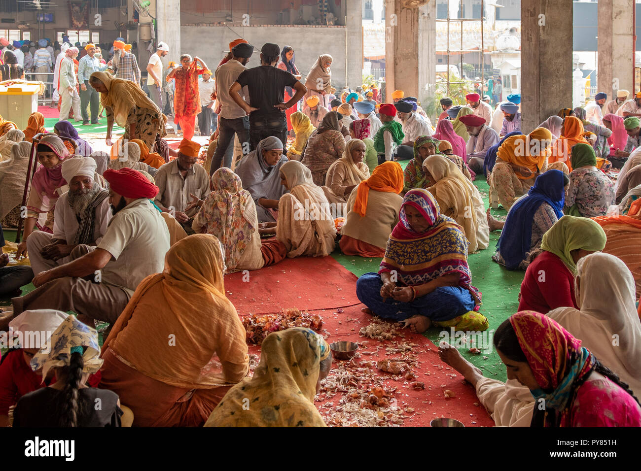 Langar food hi-res stock photography and images - Alamy