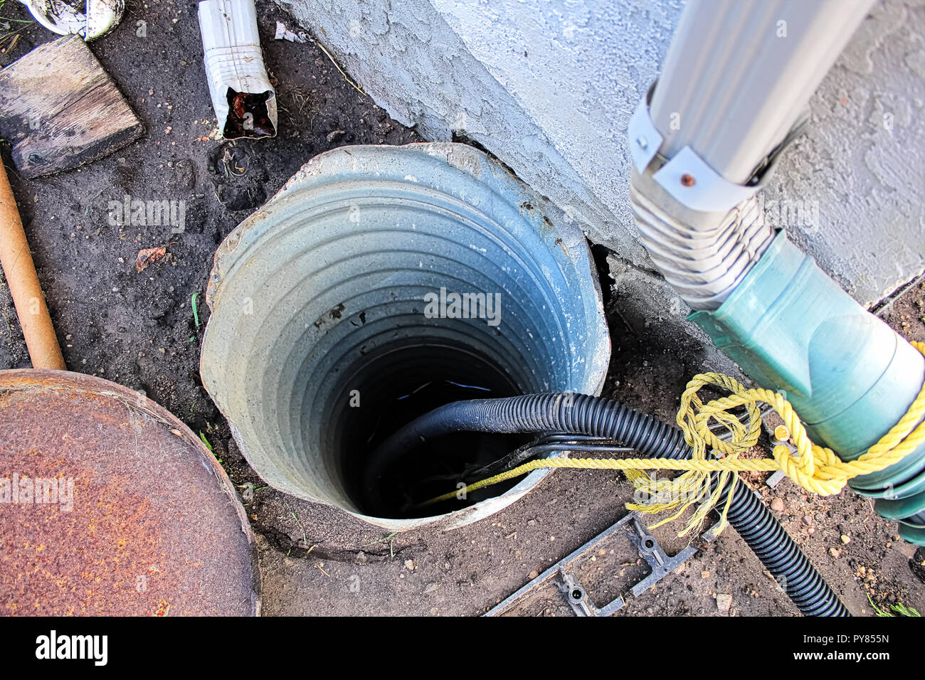 Sump pit hi-res stock photography and images - Alamy