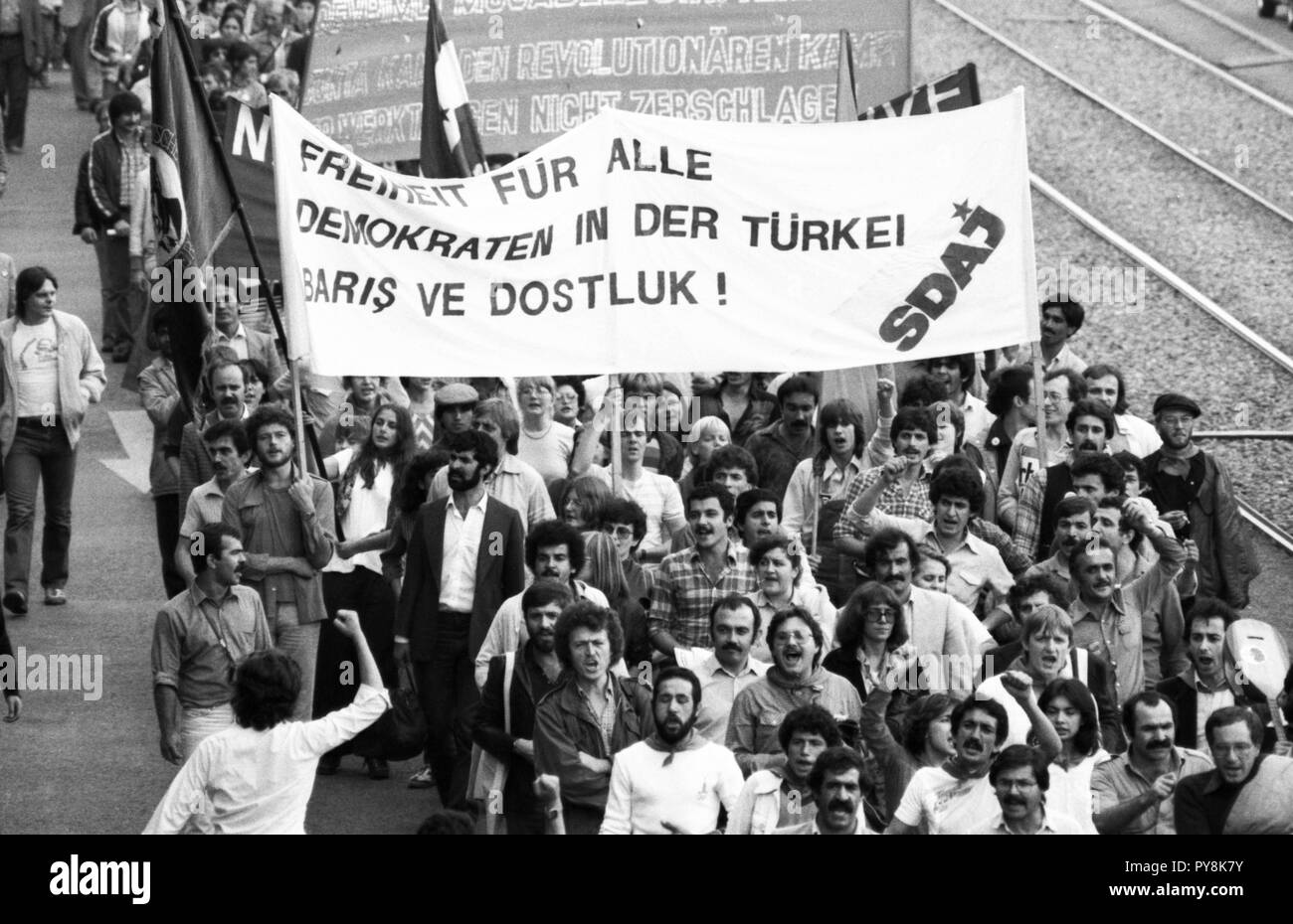 For democracy in Turkey and against the military dictatorship a ...