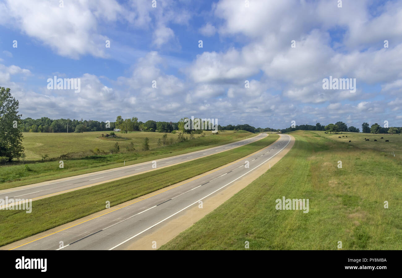 Four lane road hi-res stock photography and images - Alamy