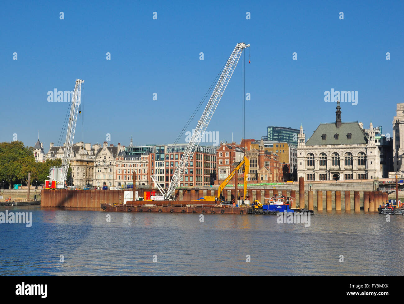 Thames waterway hi-res stock photography and images - Alamy