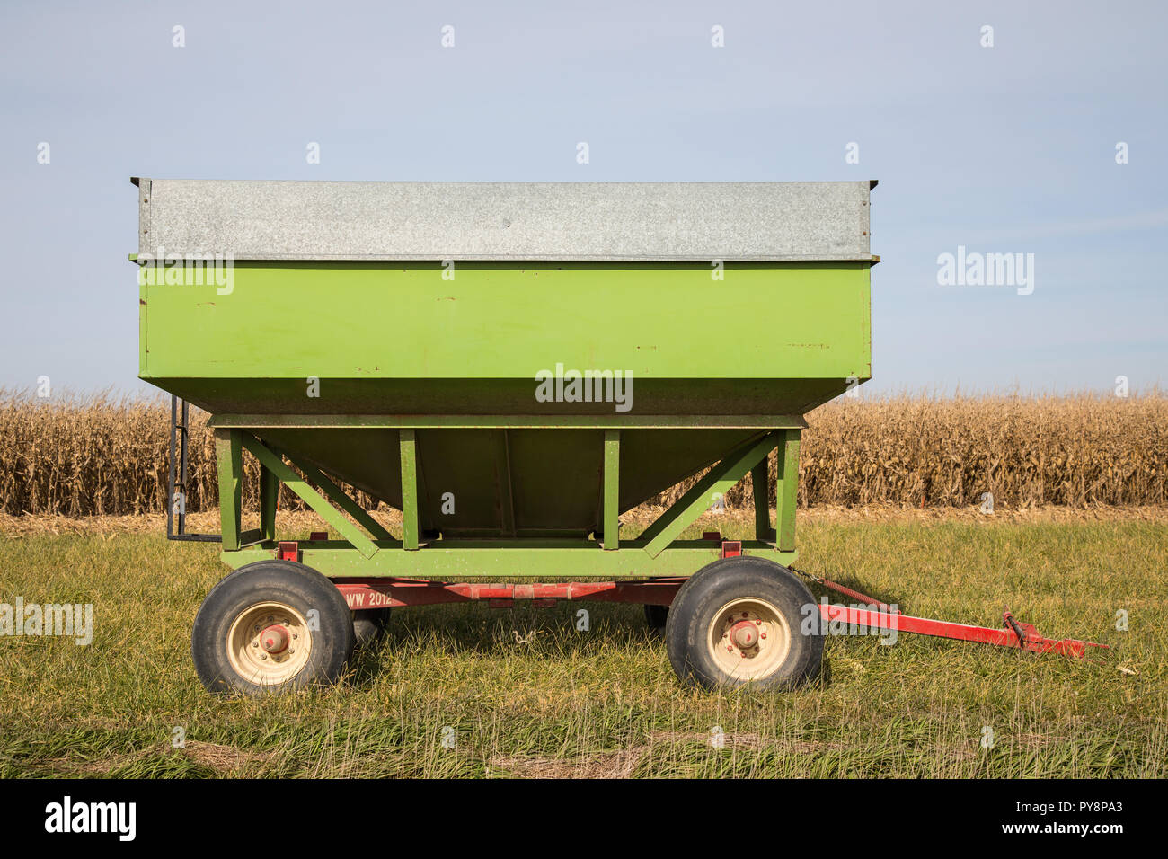 Grain wagon hi-res stock photography and images - Alamy